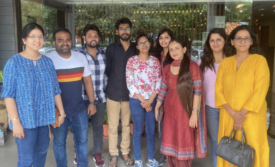 An innovative self-powered dressing aid for healing wounds ...