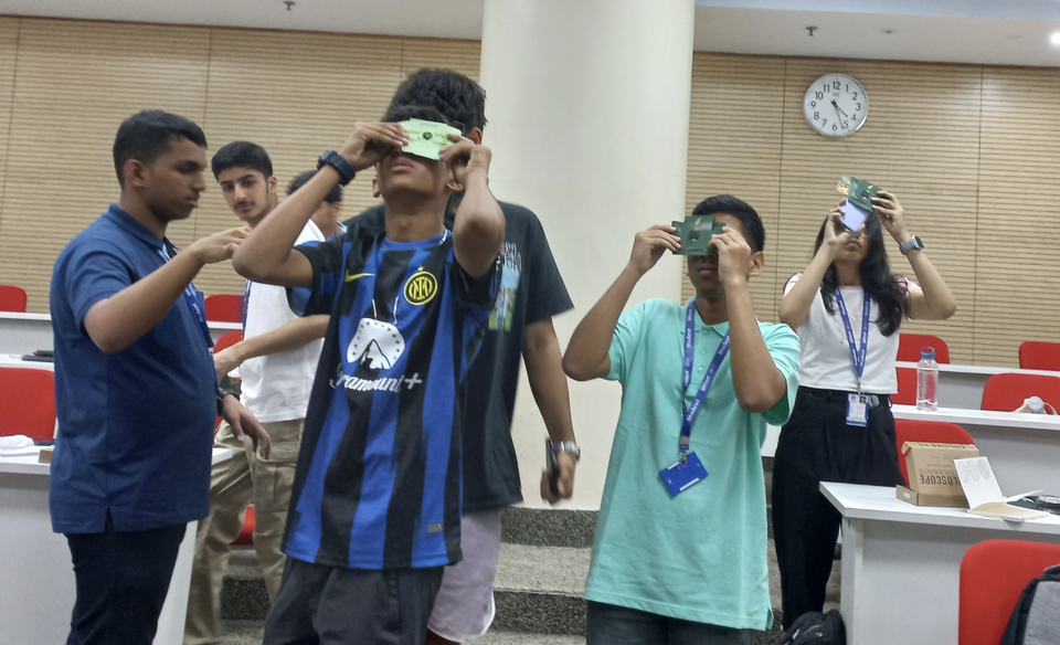 Introducing foldscope to young minds - IndiaBioscience